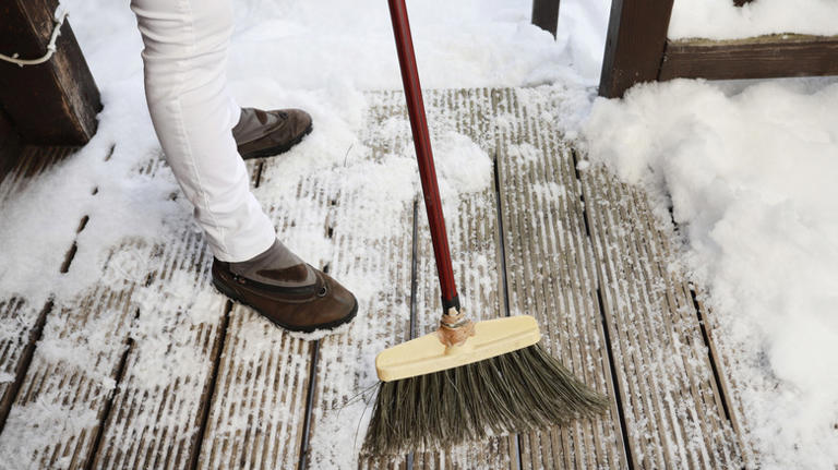 Fresh snow removal hack: No shovel? Try this common household item