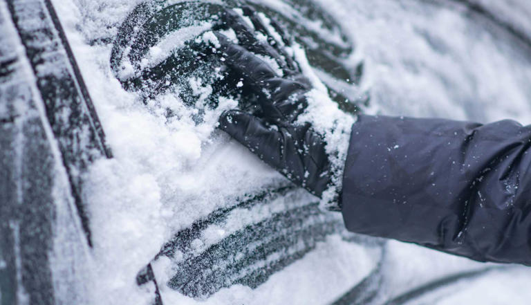 Snow, ice cleanup tickets hit Stamford drivers: Police warn of $120 fine