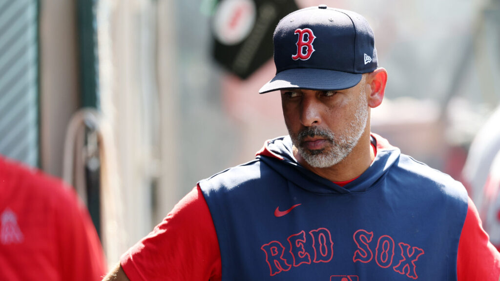 Red Sox insider gives latest update on search for catching depth