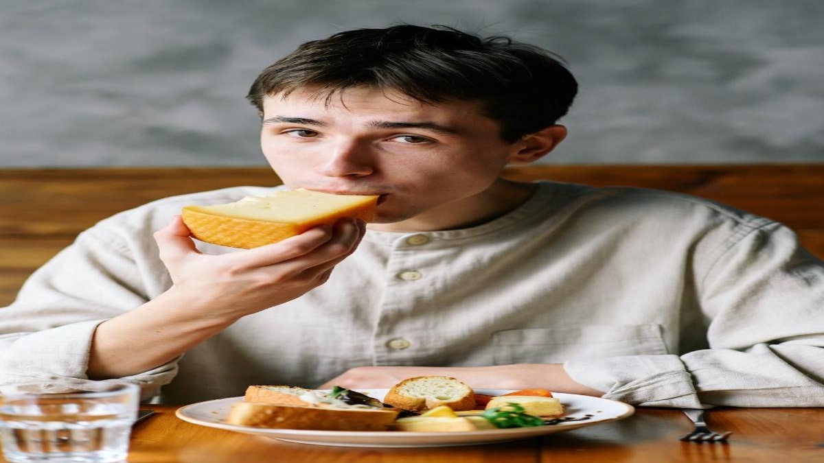 Eating full-fat cheese could lower dementia risk, according to new research