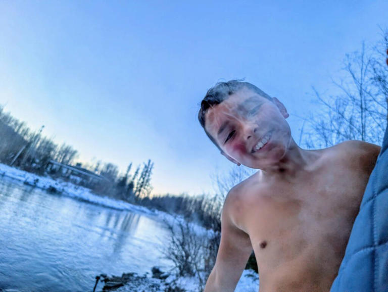 Alaskan sauna and cold plunge experience on the Knik River in Palmer