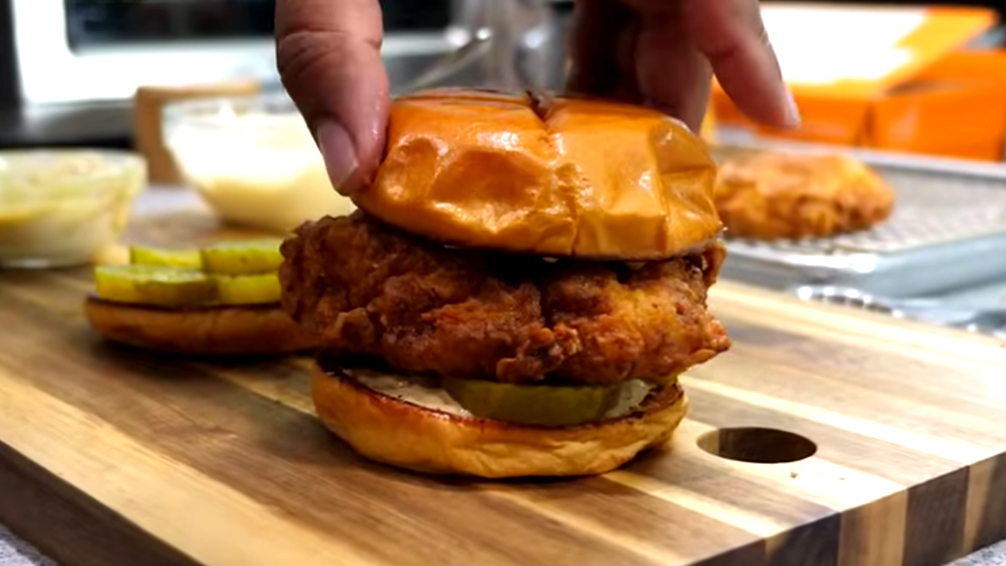 Mouth-watering chicken sandwich