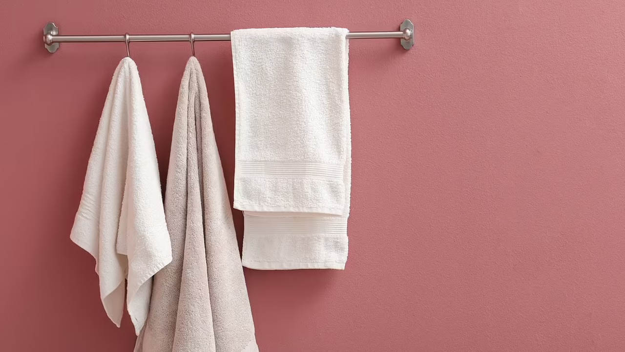 Here's what the lines on bath towels actually mean
