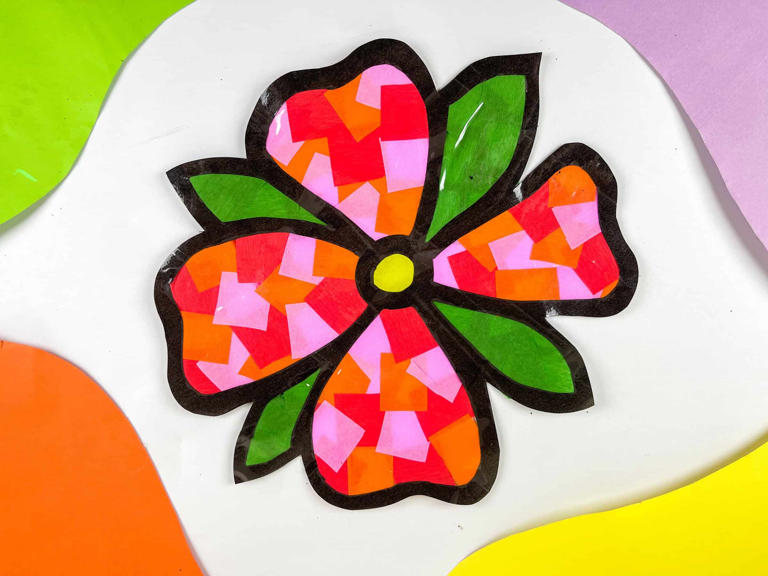 How to make a flower suncatcher craft for kids with template