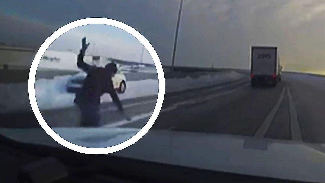Gelo negro faz policial escorregar em estrada congelada nos EUA