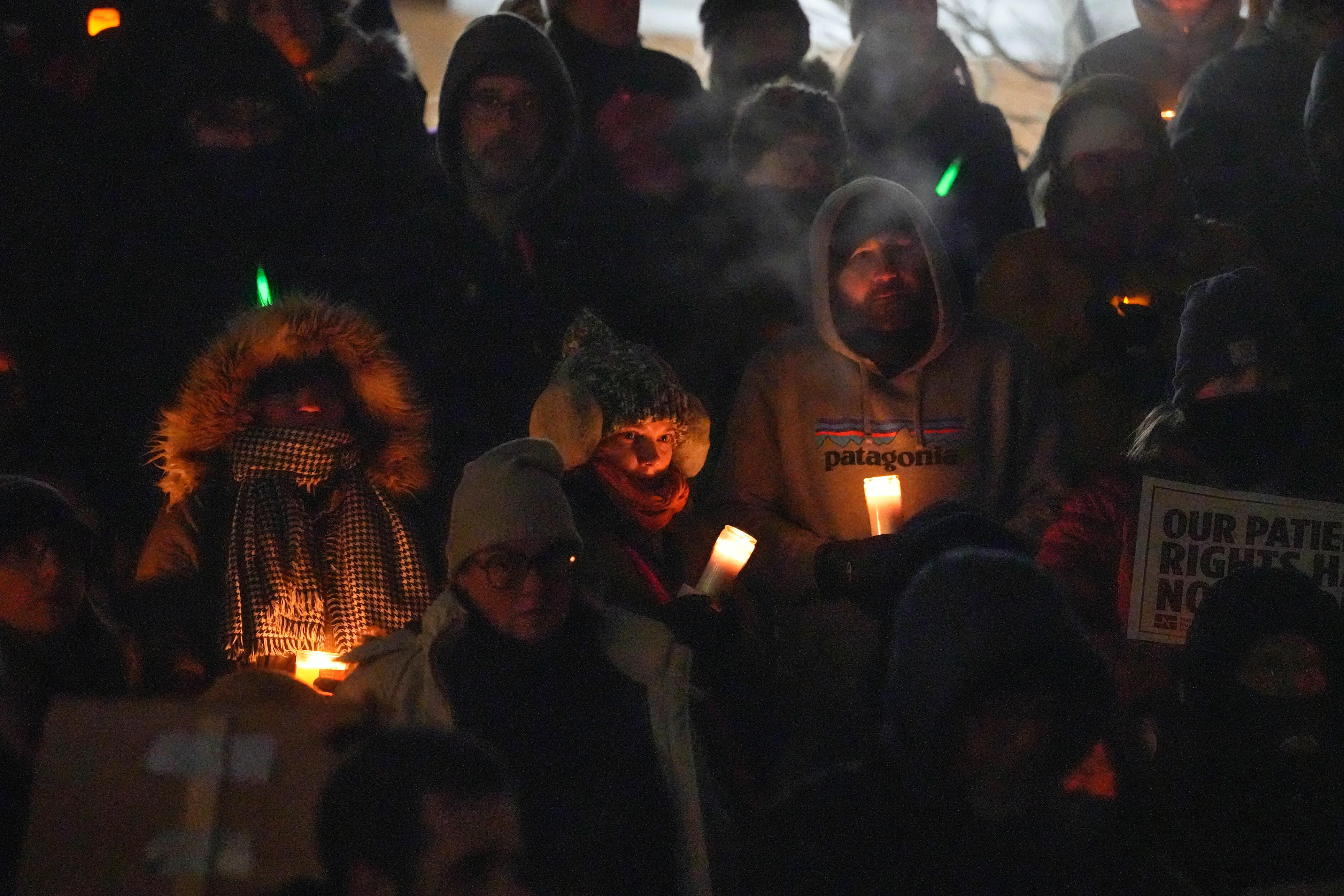 Cincinnati nurses hold vigil for Alex Pretti, man killed by federal agents