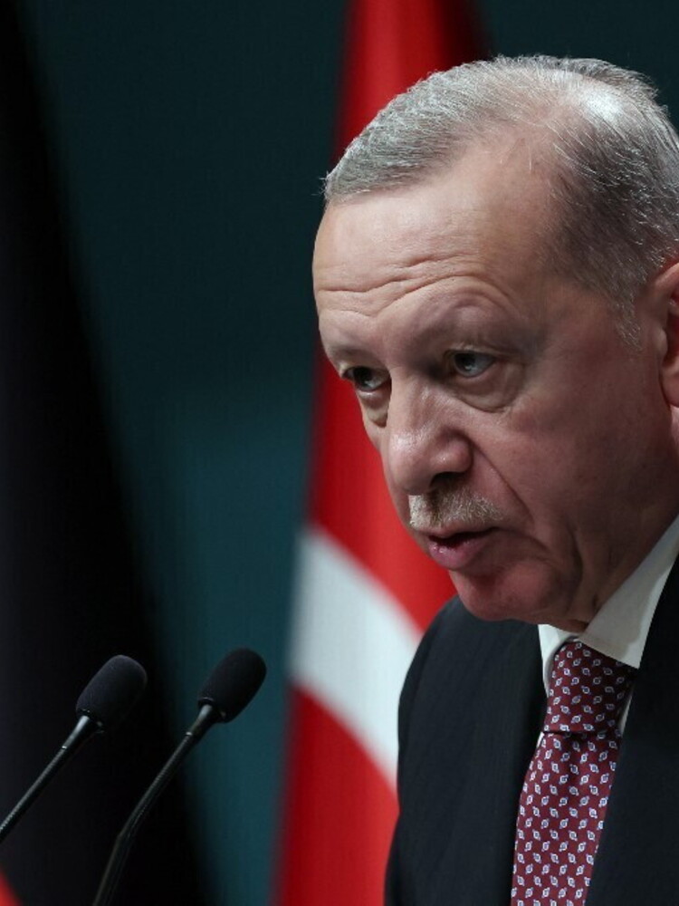 Erdogan sente Trump, "un vertice a tre per evitare il confitto in Iran"