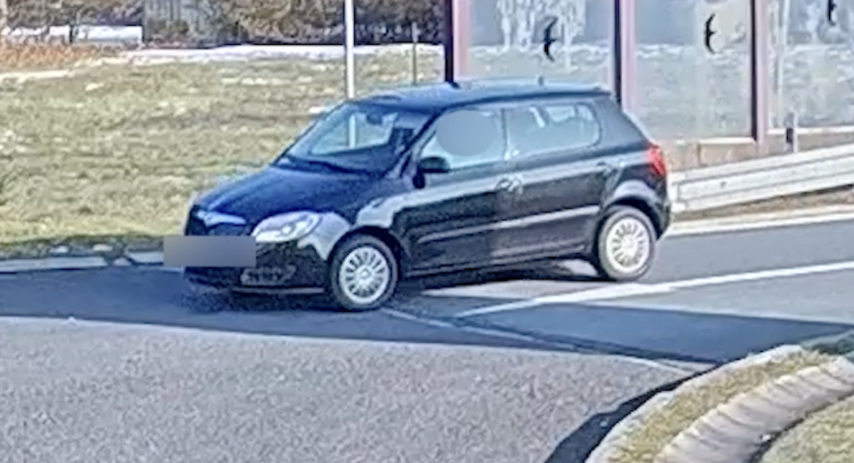 Video: Senior jel po dálnici D6 několik kilometrů v protisměru. Ohrozil ...