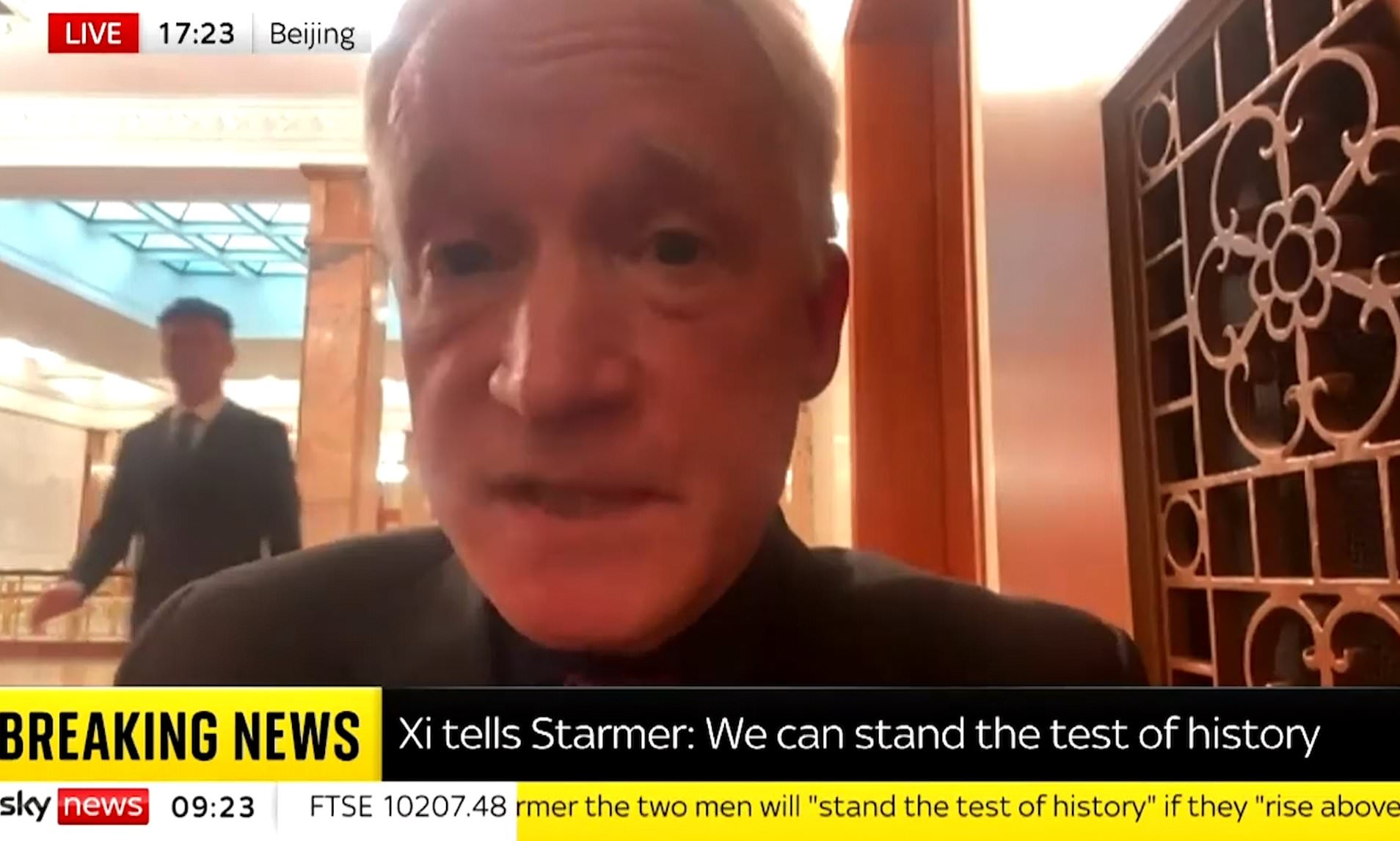 Moment Natural History Museum boss is moved on by Chinese security ...