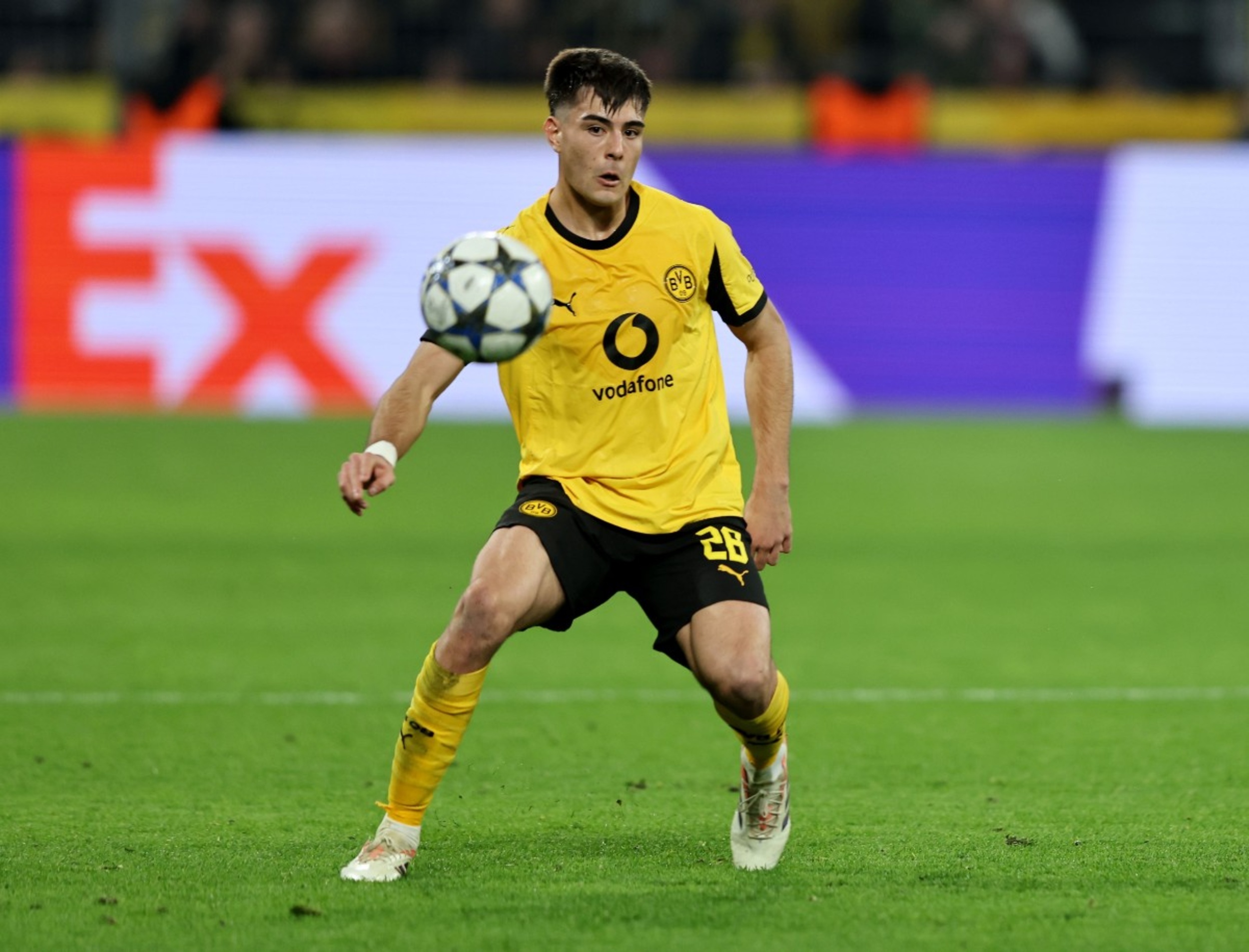 Report: Surprise Chelsea transfer decision could take yet another twist ...