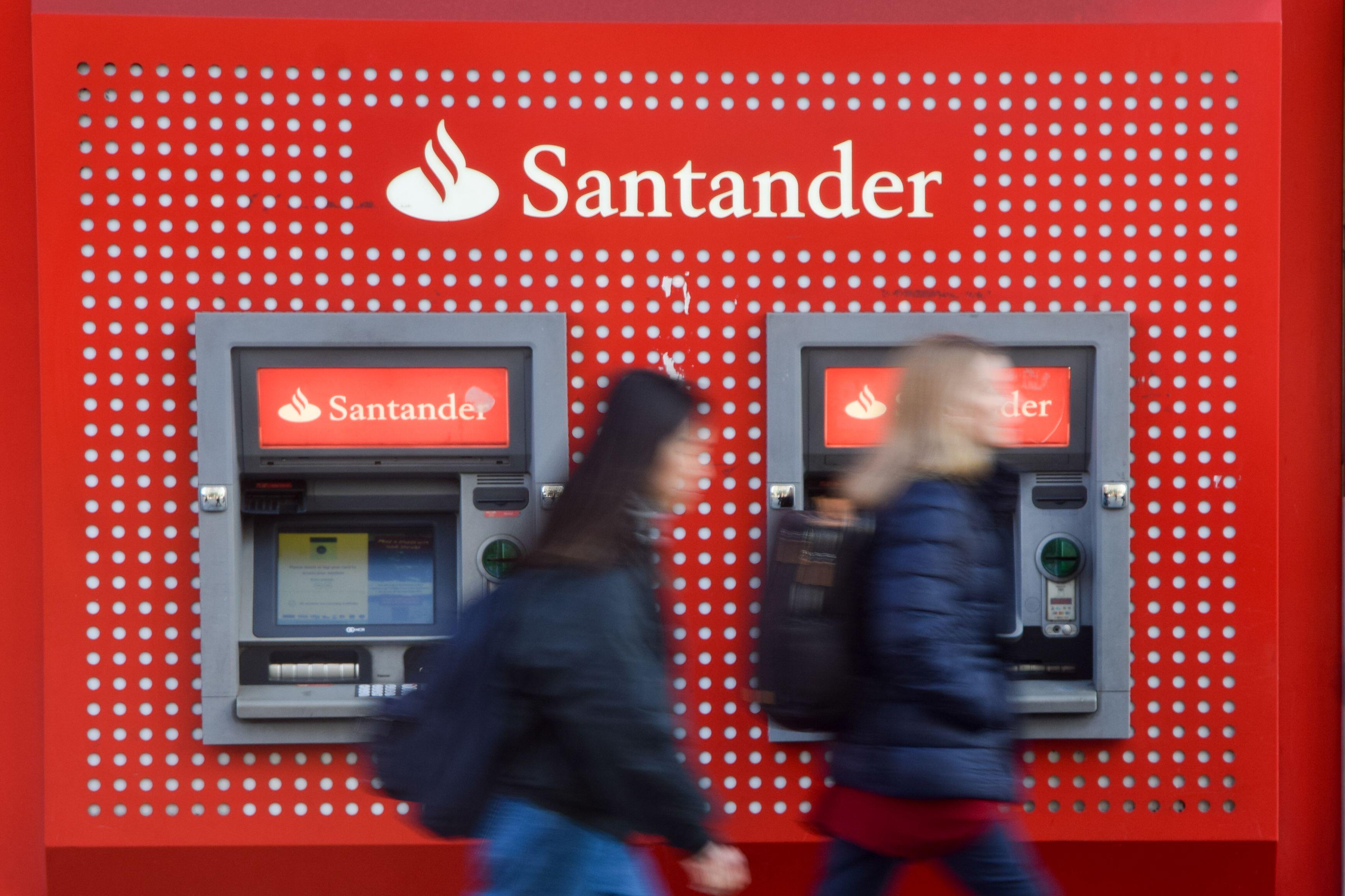 Santander joins Lloyds and NatWest in new wave of UK bank branch closures