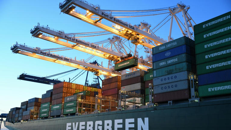 Researchers sound alarm over toxic cargo in US shipping containers