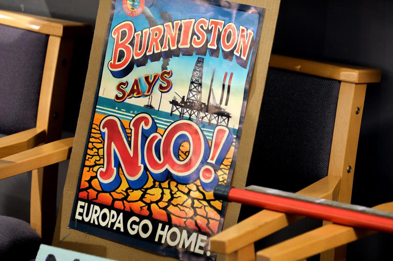 Government delays decision on controversial gas rig plan near Scarborough