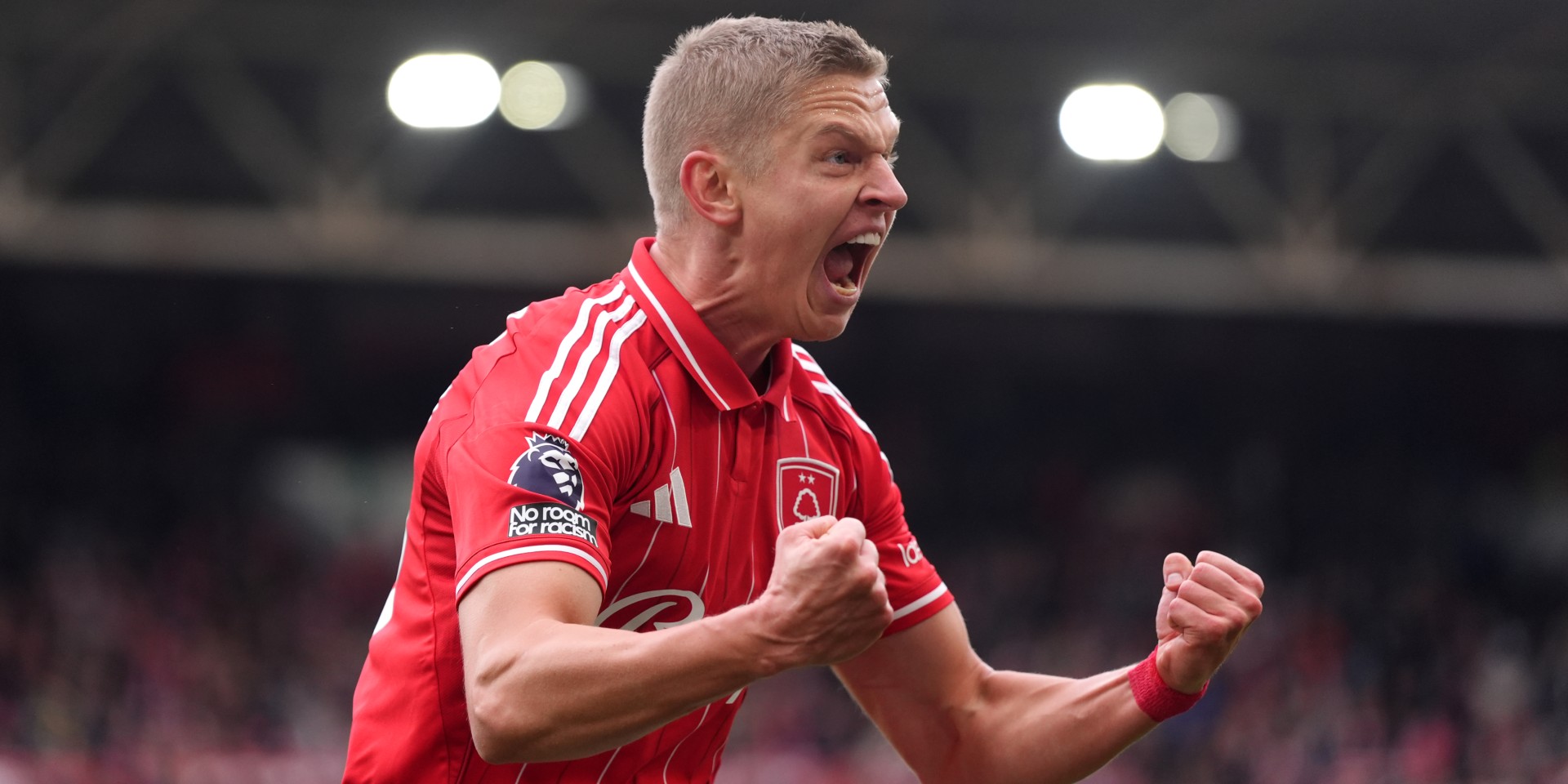 Zinchenko doorstaat medische keuring bij Ajax, razendsnel debuut ...