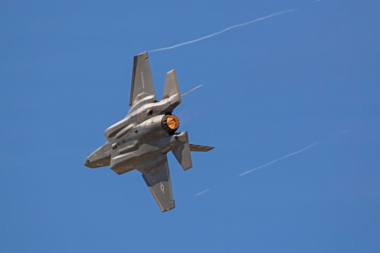 Lockheed Martin beats estimates as backlog reaches $194B
