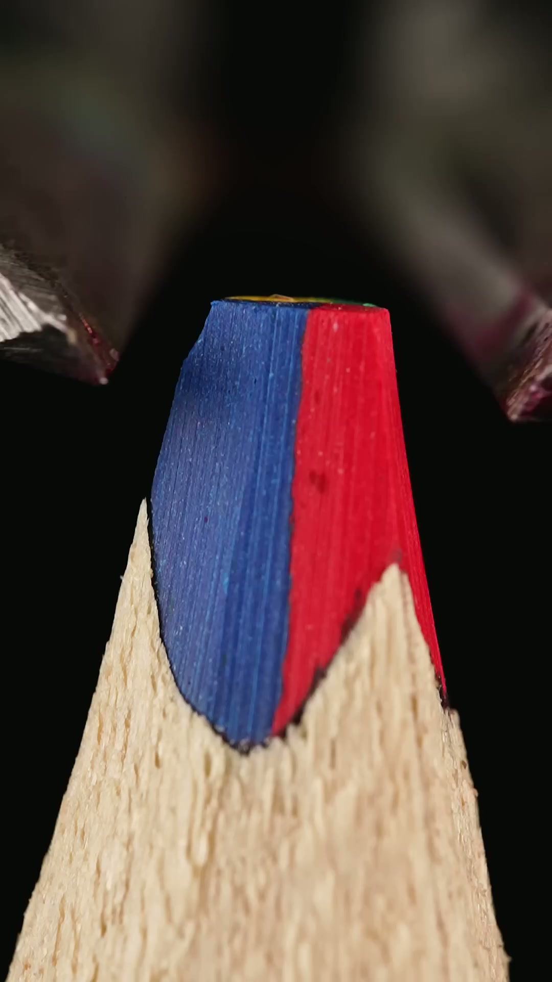 Pencil cutting in macro #urday #closeup