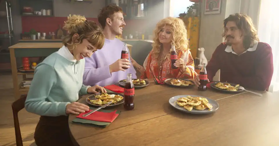 „Zrób z niedzieli coś pysznego” - nowa kampania Coca-Coli z Magdą ...