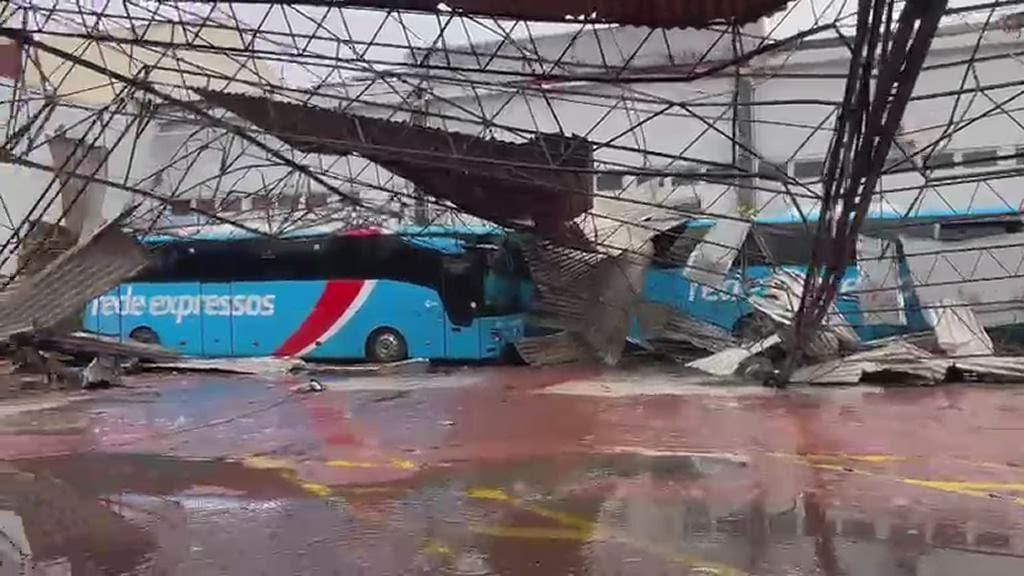 O terminal rodoviário de Leiria ficou assim depois da depressão Kristin