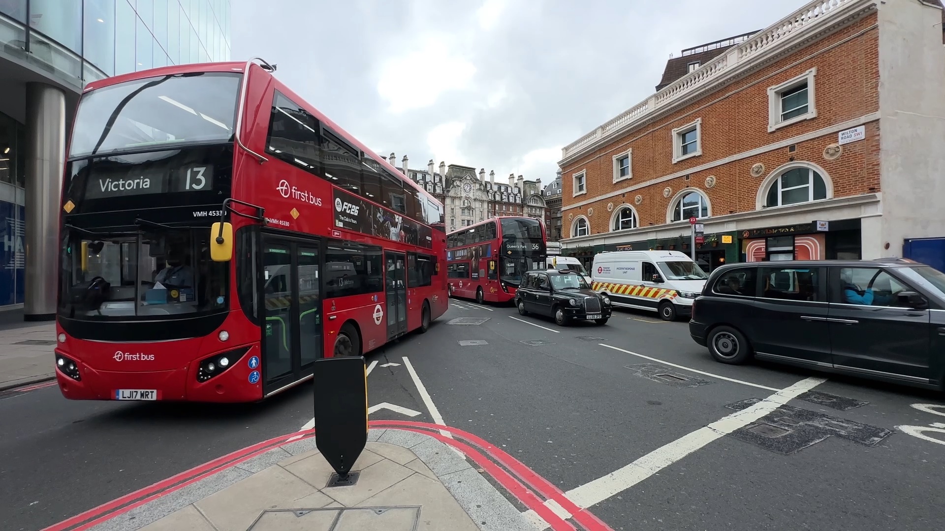 Bus driver sacked after chasing and punching thief