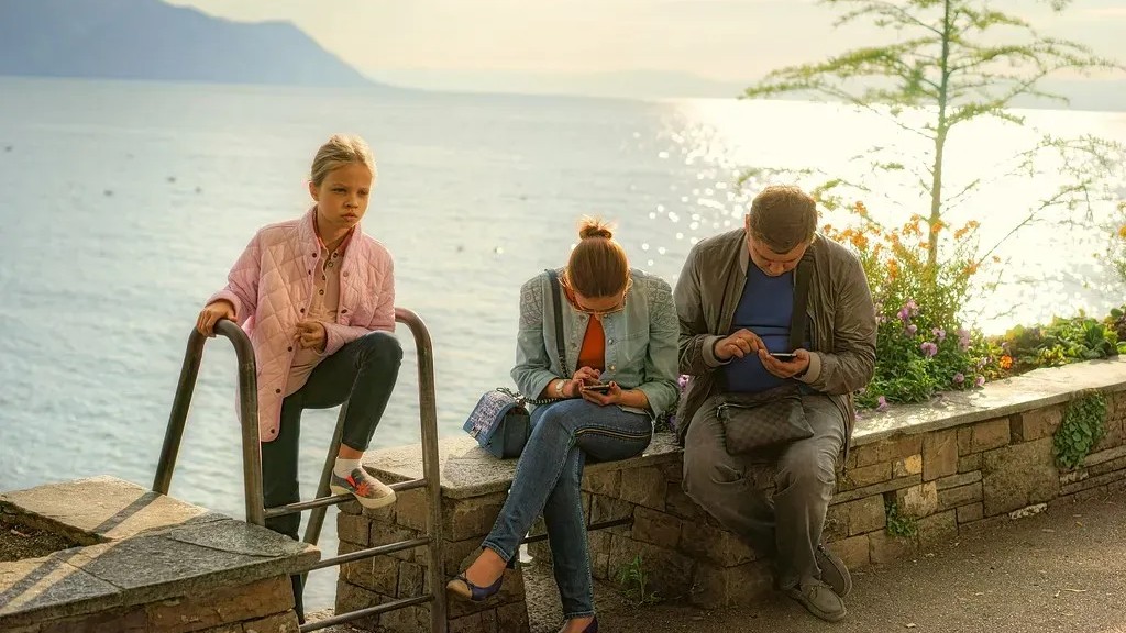 8 parenting trends that child psychologists are desperately warning against