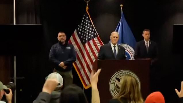 Tom Homan reveals when ICE agents will begin leaving Minnesota