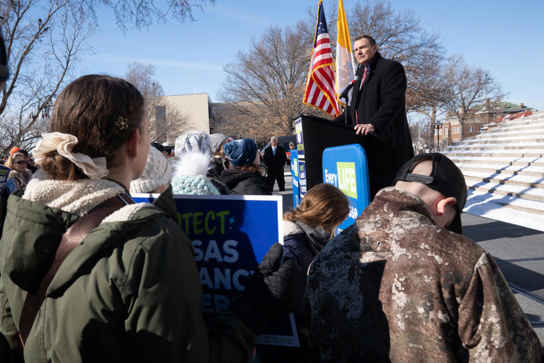 Kansans for Life draws thousands to annual anti-abortion rally