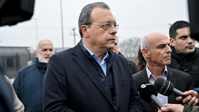 Επίσκεψη Φάμελλου στα Τρίκαλα: «Η κυβέρνηση θέλει να μπαζώσει την ...