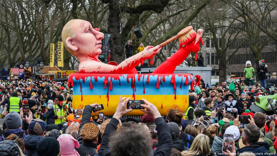 Trial against German carnival satirist Tilly underway in Russia