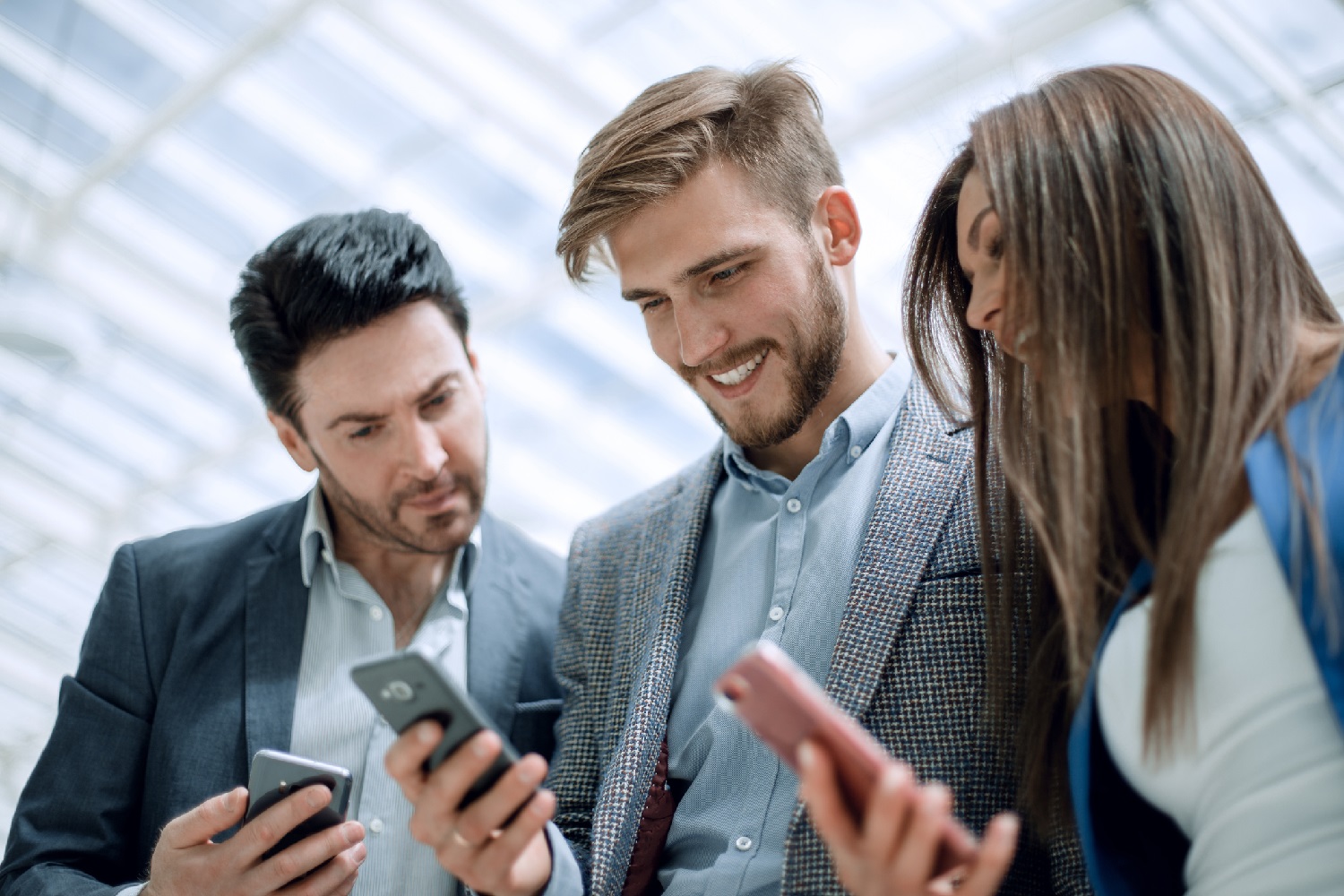 The legalities and benefits of employee cell phone monitoring