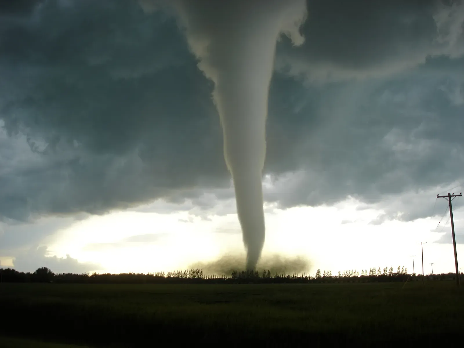 The storm rule: 10 weather warning signs you should never ignore for ...