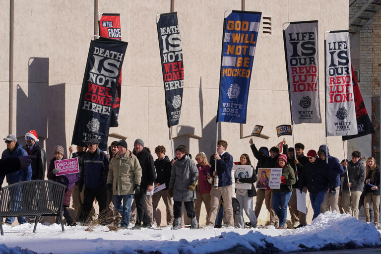 Kansans for Life draws thousands to annual anti-abortion rally