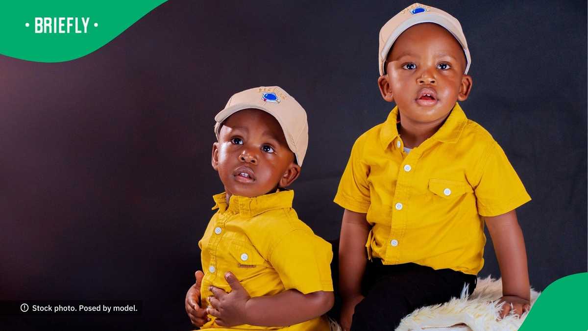 South African Mum Captures Twins Seeing Each Other After Their Miss in ...