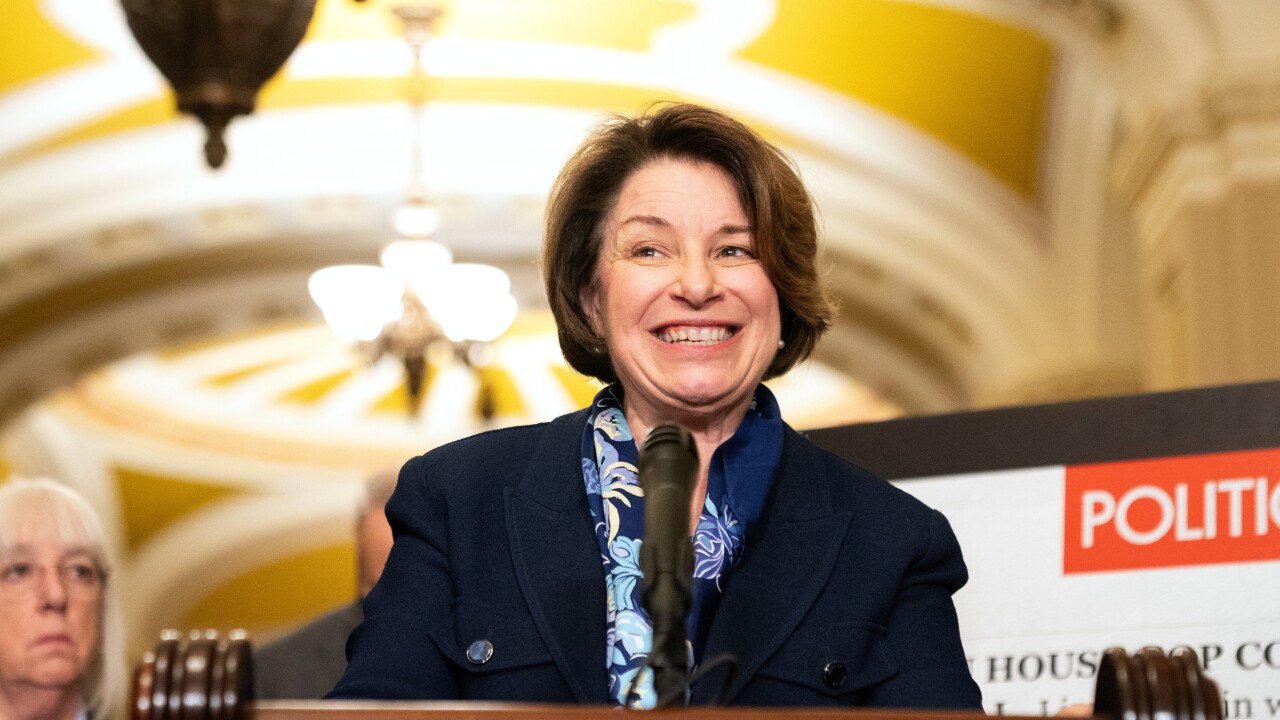 Sen. Amy Klobuchar to run for Minnesota governor after Walz ends ...