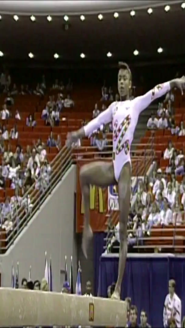 Give Dominique Dawes her flowers! Strong tumbling from Luca Giubellini