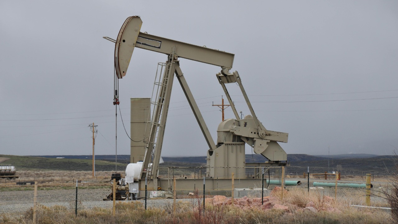 Deep freeze slams US energy from Permian oil wells to Gulf Coast plants