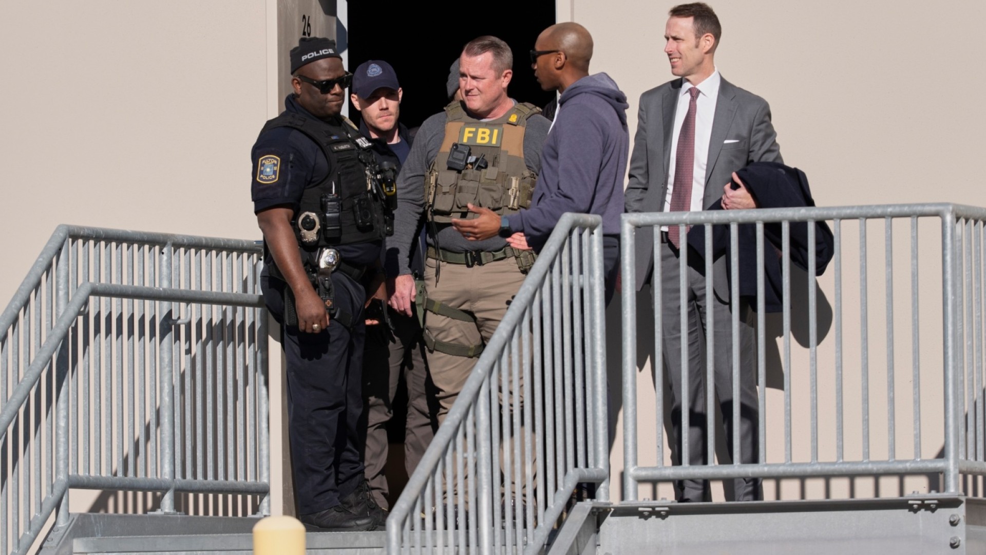 Fulton County, Georgia Commissioner warns that FBI search is about midterms