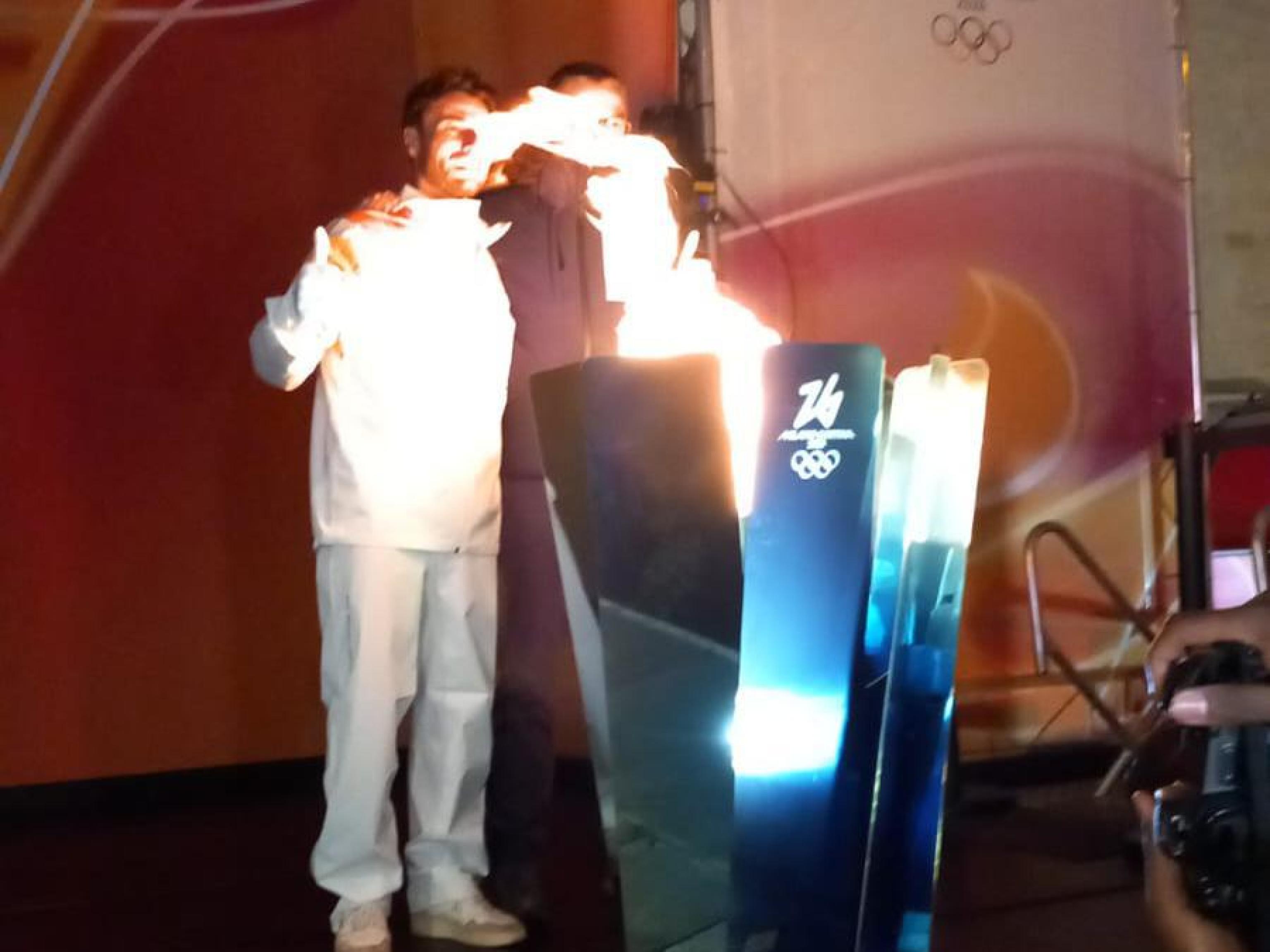 Milano Cortina: la fiamma olimpica a Trento con Ruggiero Tita e Nadia ...