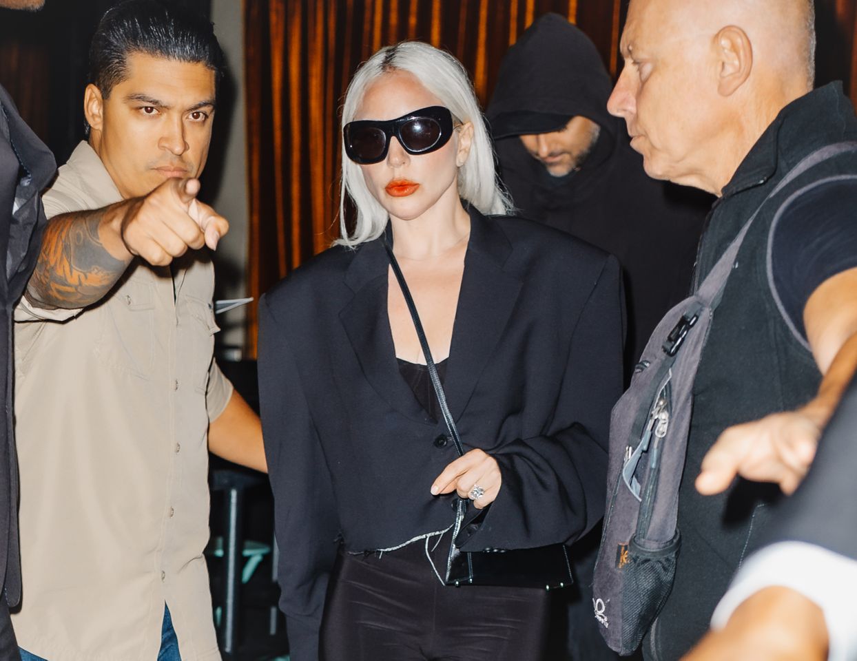 Lady Gaga switches up her hair again, trading her red blunt bob for ...