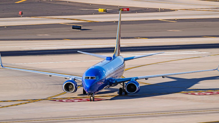 Southwest Airlines Boeing 737-800 halts takeoff to avoid collision in ...