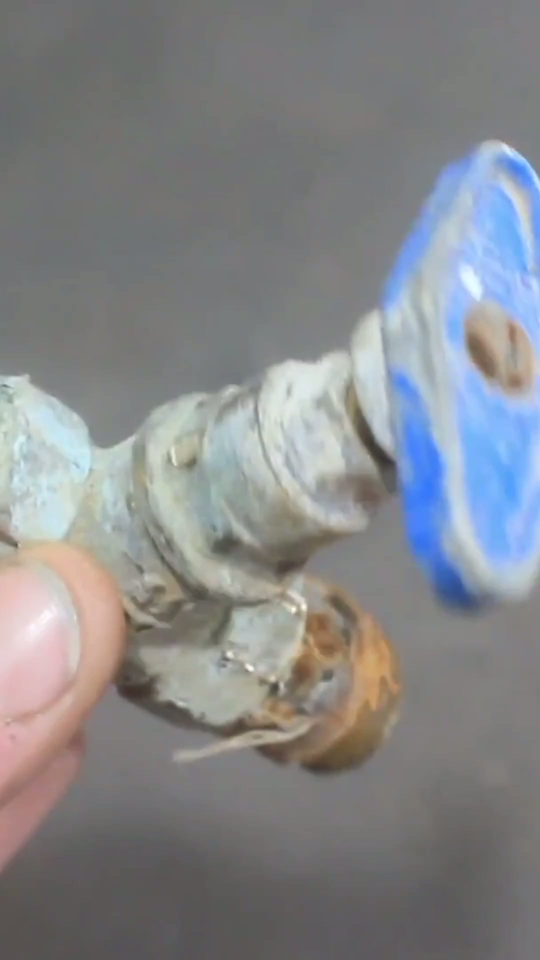 Awesome water hose clamp from water tap