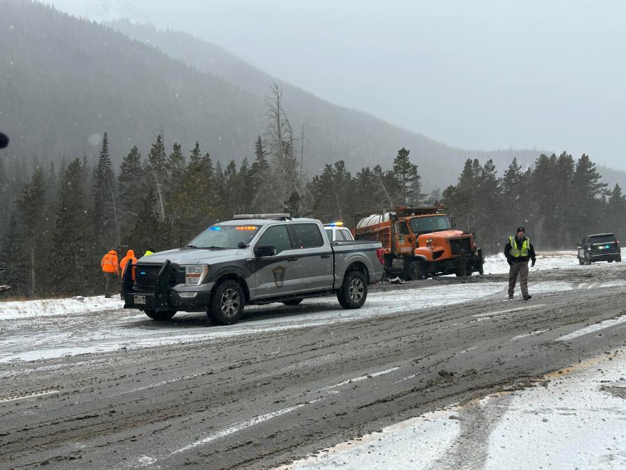 One dead after multi-car crash on I-70 with plow and van carrying ...