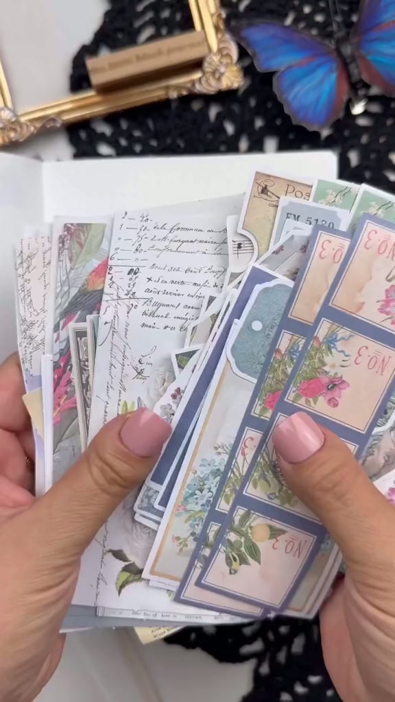 Creating a blue and gold vintage scrapbook journal page
