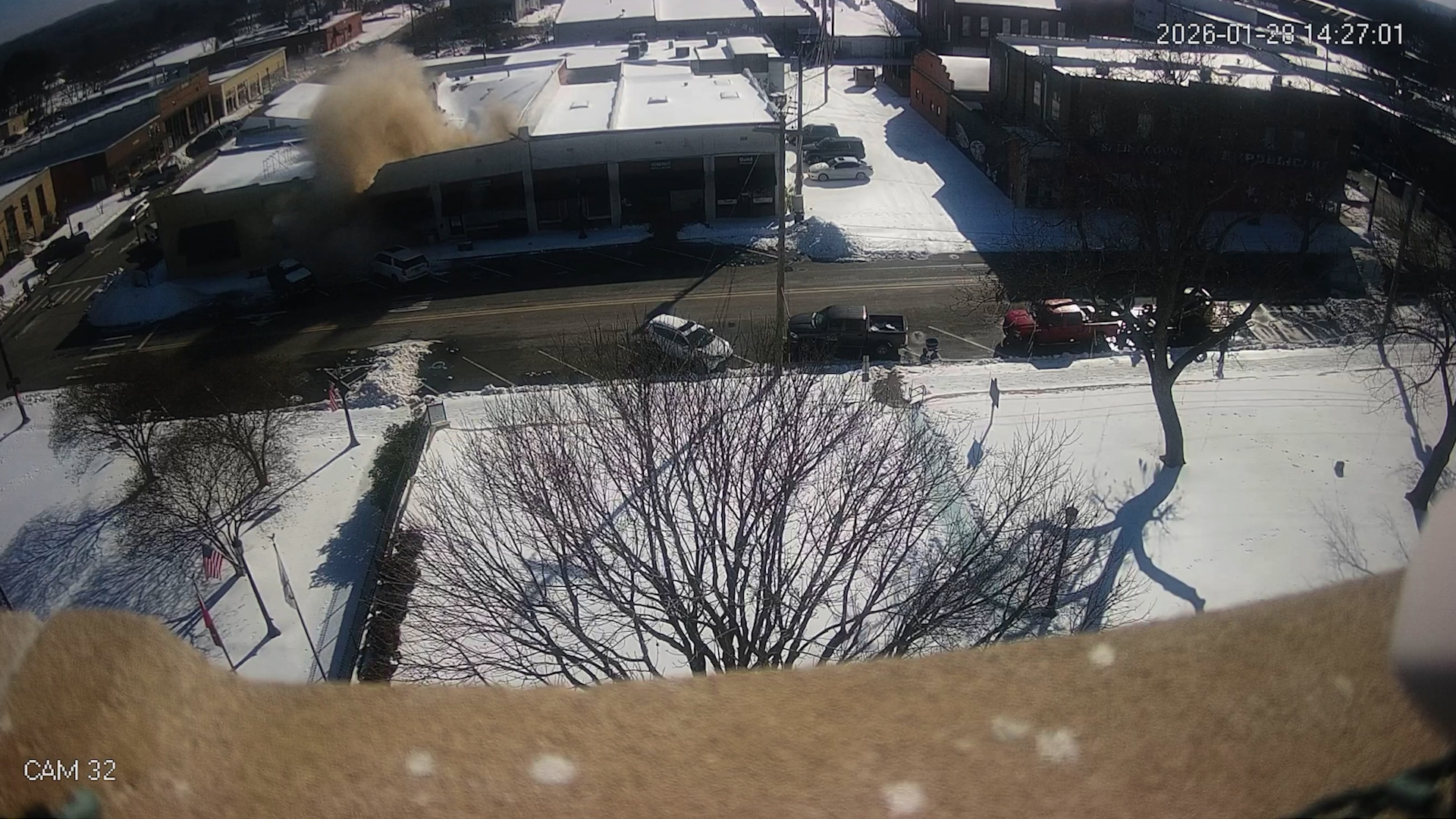 Building collapse due to snow caught on security camera