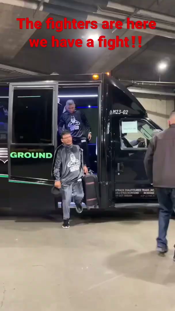 The fighters are here and we have a fight👀