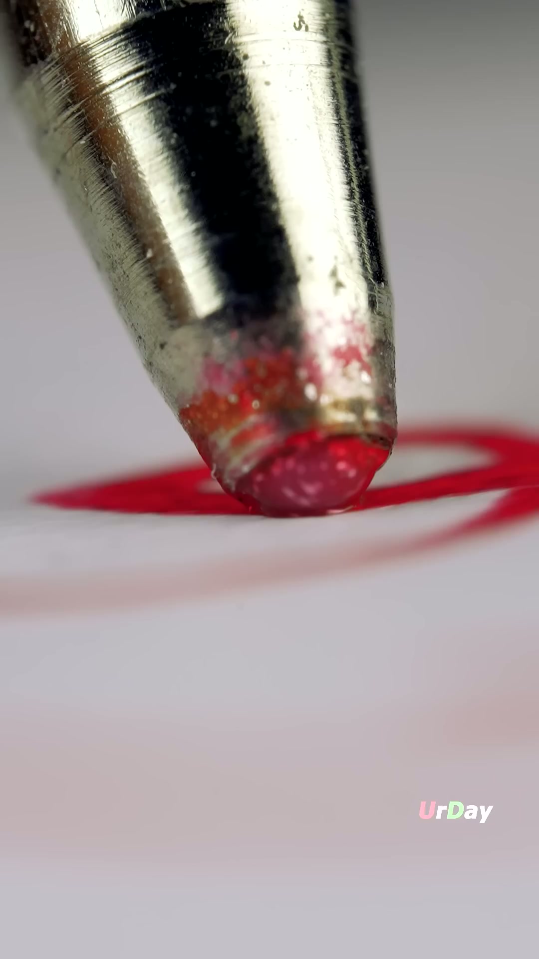 How a gel pen works in macro #urday #closeup