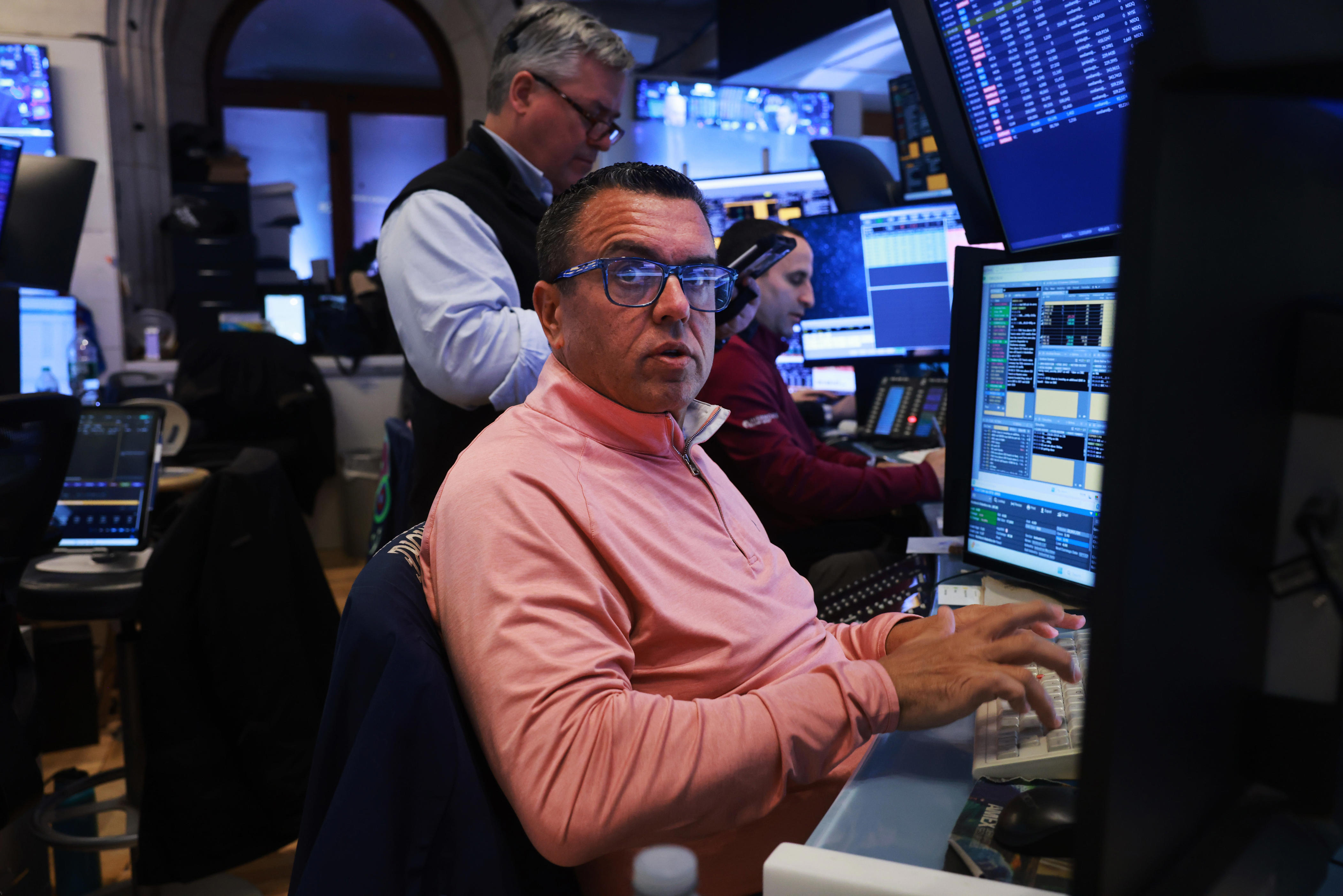 US stocks and gold struggle around midday trading. Here's why.