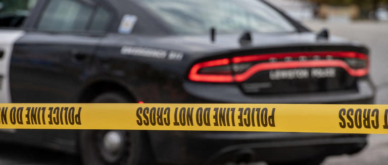 Police receive call from shooter claiming he laid booby traps at home ...