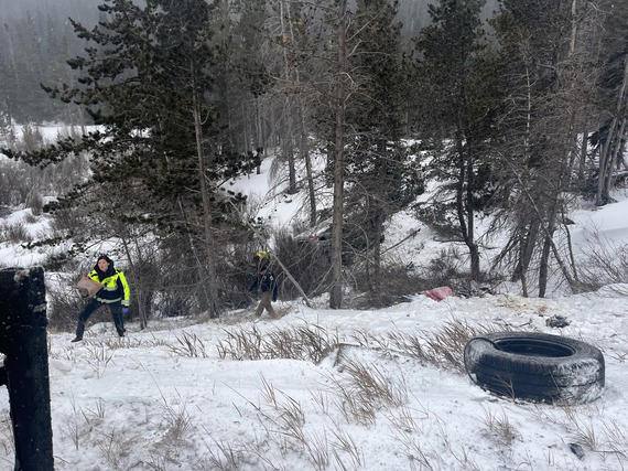 One dead after multi-car crash on I-70 with plow and van carrying ...