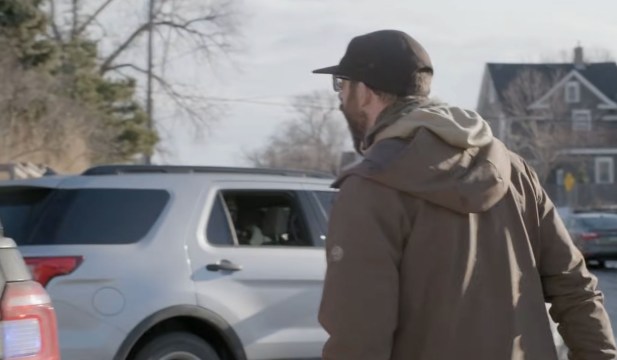 Video shows Alex Pretti spitting at ICE agents, damaging federal ...