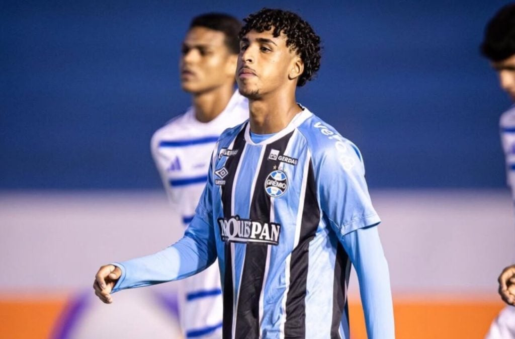 Grêmio integra lateral destaque da Copinha para o time principal